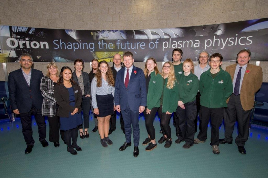 Richard Benyon MP meets AWE apprentices and graduates – AWE